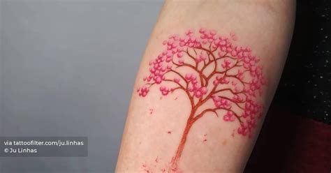 Tatuagem De Arvore De Ipê Feita No Interior Do