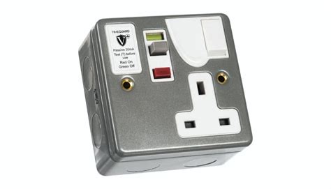 Valiance® Rcd Protected Single Gang Metal Switched Socket Passive