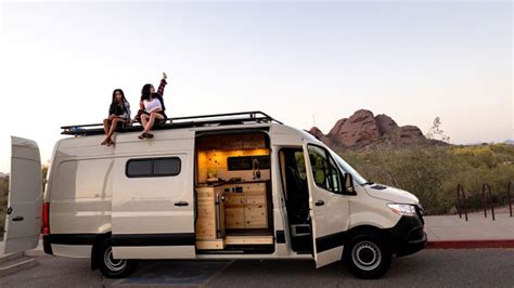 سفر با ون کمپر سفر کمپینگ آر اس گروپ Rsgroup