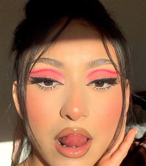 Pinterest Nandeezy † Pink Makeup Colorful Eye Makeup Creative