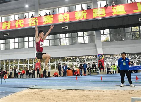 田径——2021室内田径邀请赛：男子跳远决赛赛况 铁人队