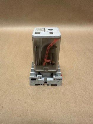 Allen Bradley 700 Ha32a1 Tube Base Relay W Dayton 5x852n Relay Socket