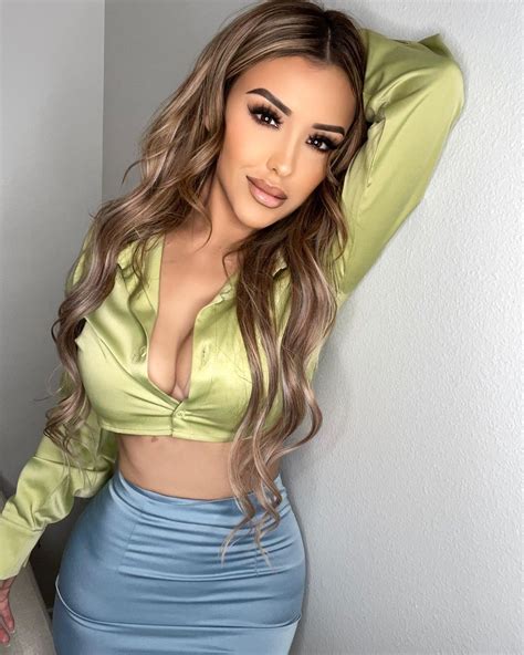 Instagram Star And Fitness Model Lupe Ramos Hot Photos