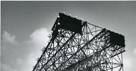 Транспортировка основания Bullwinkle Oil Platform в Мексиканском заливе