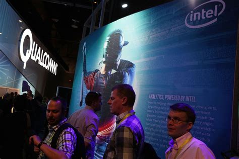 Qualcomm sẽ quay lại mua Intel khi cổ phiếu hãng này rớt giá VOZ
