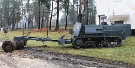 Міни в Україні на Харківщині створили машину для розмінування фото