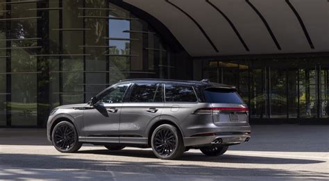 2025 Lincoln Aviator Adds New Harbor Gray Color First Look