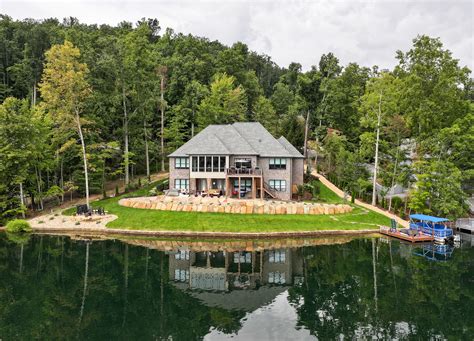 Waterfront Haven On Lake Dartmoor In Fairfield Glade Zurich Homes