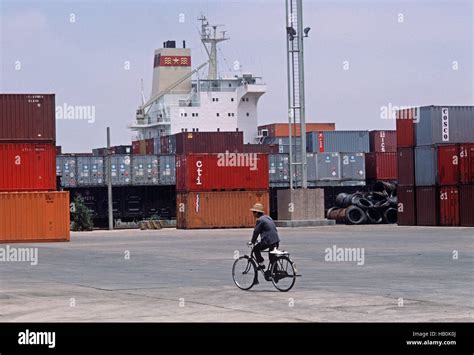 Shanghai Container Port Shanghai China Stock Photo Alamy