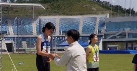 육상 입문 1년도 안 됐는데 금메달부산 초등생 높이뛰기 비결은