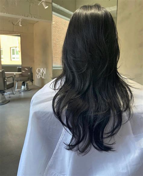 허쉬펌 레이어드펌 전문 온야드 여름 실장 긴머리라면 한번쯤 해봐야 하는 레이어드펌 한올한올 텍스처를 살린 질감과 얼굴형에 맞는 층감으로 여리여리무드••ෆ⸒⸒ 굵은 C