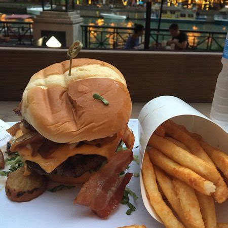 Chicago Burger Company Near North Side Restaurant Reviews Phone