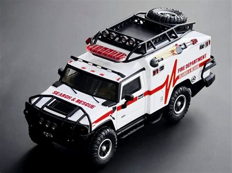 Mk Miniatures Hummer H2 Ambulance Glossy White •