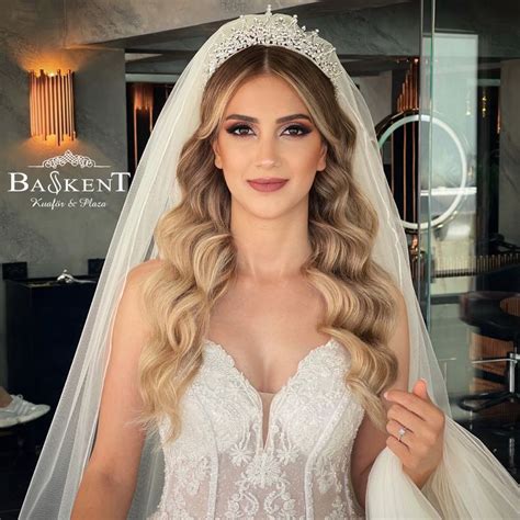 Gelin Saçı Açık Modeller Gelin Saçı Gelin Saç Modelleri Gelin Saç
