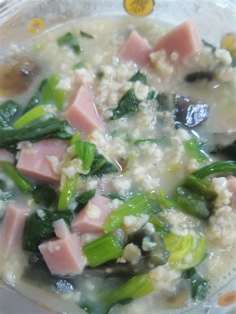 【微波炉早餐 皮蛋燕麦粥（消耗即食燕麦）的做法步骤图】盛夏的圣诞节下厨房