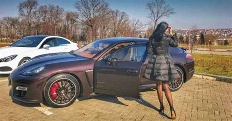 Коли чоловік розповів історію про дівчину яка приїхала на заправку на дуже дороrій машині я