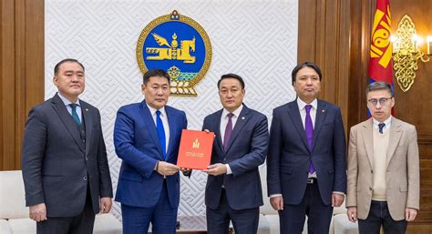 Ерөнхий сайд Л Оюун Эрдэнэ Засгийн газрын 14 мега төсөлд багтсан