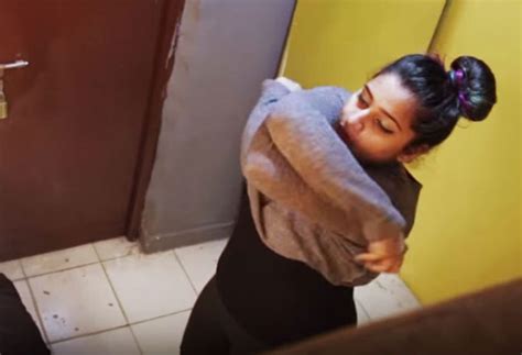 5 Ways To Know If A Trial Room Has A Hidden Camera ट्रॉयल रूम में बदल