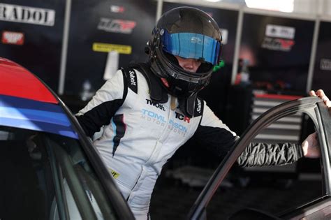Canadas Megan Tomlinson Battles Fiercely For The Top 10 In Motorsport