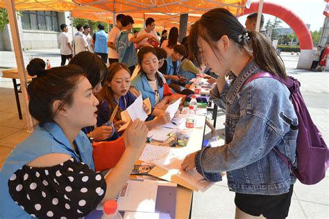 万象更新迎学子学院喜迎2019级新生 河南开封科技传媒学院