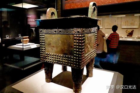 黄河宝鼎以国家宝藏杜岭方鼎为原型铸造的大鼎 大气沉稳 知乎