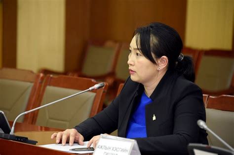 Х Булгантуяа Төсвийн тодотголоор эрүүл мэнд соёл биеийн тамирын салбарын албан хаагчдын