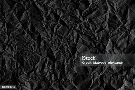 배경은 검은색입니다 꼬임과 찌그러짐이 있는 종이의 질감 오래되고 낡은 0명에 대한 스톡 사진 및 기타 이미지 0명 거친