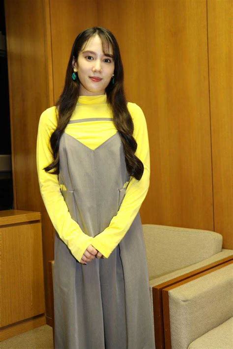 【写真 3 4枚】人気モンのごっつ好きメシ：第4回 山本千尋「神戸のそばめし」 ソースが決め手！ 自称“地元の叶姉妹”が鉄板で焼く一品