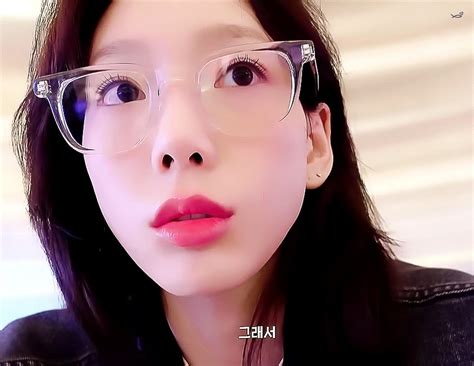 팔공일 on Twitter 신생아 시절 믜영에게조차 사랑받지 못하고 젖 떼고 자랐을 거 생각하니까 많이 안아주지도 않았다는 믜영의 울먹였던 고백이 생각나서 육아휴직