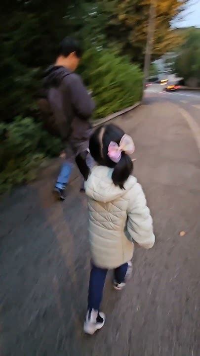 스위스와서 유치원 첫등원날~ 스위스에 하루는 무지 빠르네 릴리 화이팅 Youtube