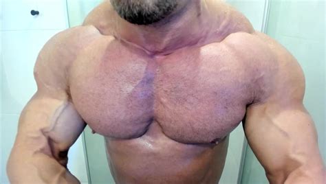 Muscle Bodybuilder Extremely Strong Naked