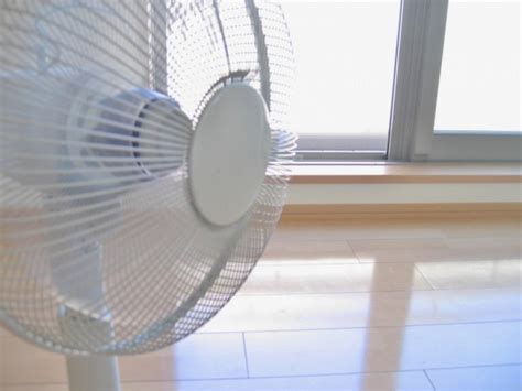 家でエアコンを使わず涼しく過ごすための、扇風機の効果的な使い方 オスカーホーム｜富山・石川・福井・新潟