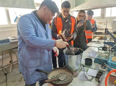 АВТО ЗАМ ГҮҮРИЙН БАРИЛГЫН ЛАБОРАНТ БЭЛТГЭХ СУРГАЛТ Монголын авто замчдын холбоо