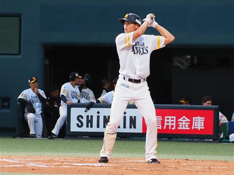 写真 2ページ目「ギータ感増し増し」の21歳、ソフトバンク・笹川吉康は“師匠”柳田悠岐を越えられるか！ 文春オンライン
