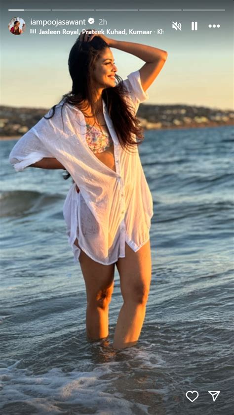 pooja sawant shared bikini photos honeymoon with husband siddhesh chavan पूजा सावंतचा बिकिनी