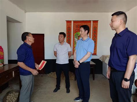岚皋县级领导开展七一慰问活动 岚皋县人民政府