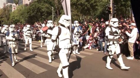 Междузвездни войни Джедаи превзеха улиците на Мексико сити ВИДЕО Nova