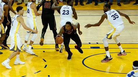 Nba Finals 2018 Cavs Coach Tyronn Lue Defends J R Smith After Crucial
