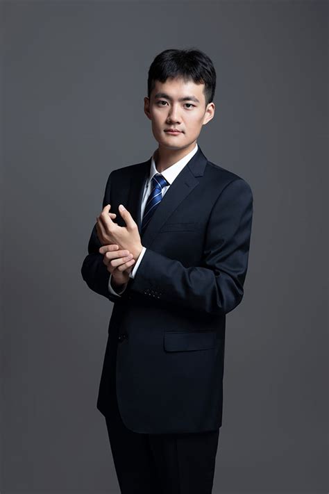 曾晨桉 四川良柄律师事务所