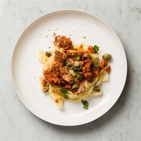 Pasta Con Ragout De Atún
