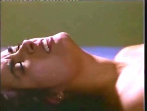 MUJDE AR SERT SIKIS SIKIYOR Watch Online Or Download