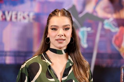 Hailee Steinfeld Nude The Fappening Photo 4827742 Fappeningbook