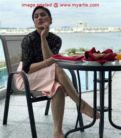 Fasha Sandha Feet