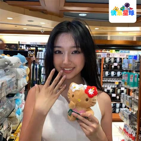 【現貨】黑皮kitty 滑板kitty 夏威夷系列 Hello Kitty 夏威夷kitty 夏威夷限定 吊飾玩偶 蝦皮購物