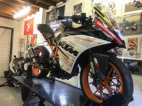 Moto 390