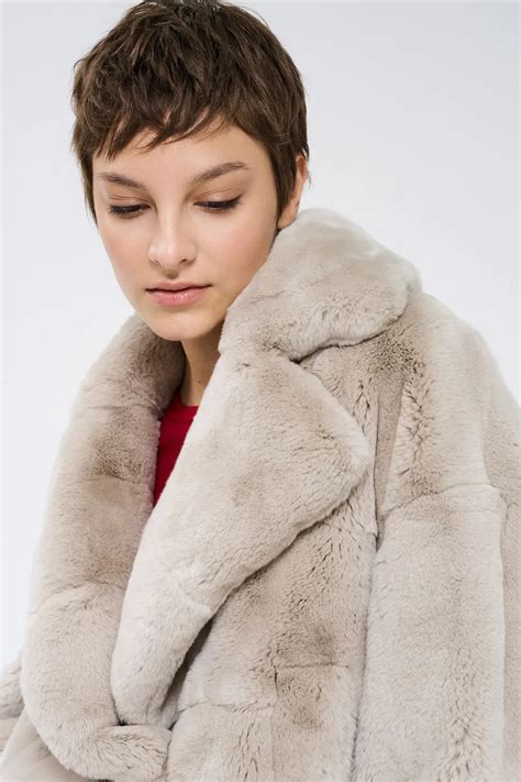 Шуба из меха кролика Снежная королева Collection 721407003 цены в Москве купить одежду каталог