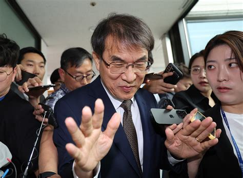 신뢰 잃은 선관위 헌법상 지위도 흔들 시사in