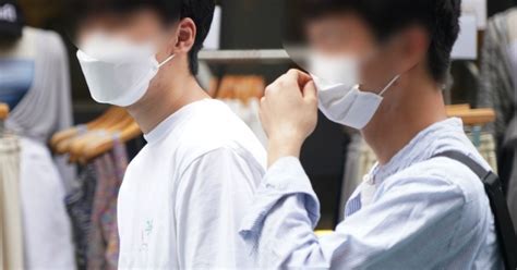 실내마스크 1월엔 벗을 수 있나韓총리 조기해제 시사