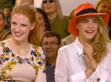 Photos Cannes 2014 Cara Delevingne Détendue Aux Côtés De Jessica Chastain Elle Parle De