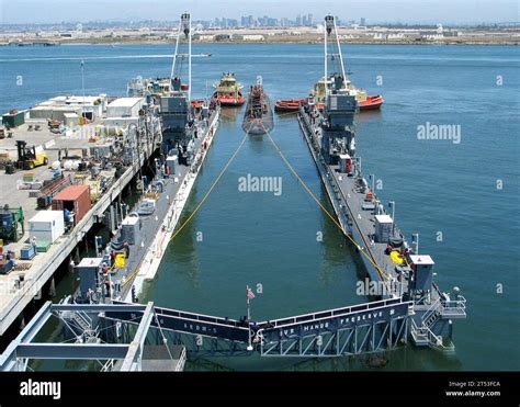 Calif Floating Dry Dock Arco Ardm 5 Ghost Of The Coast Los Angeles Class Fast Attack